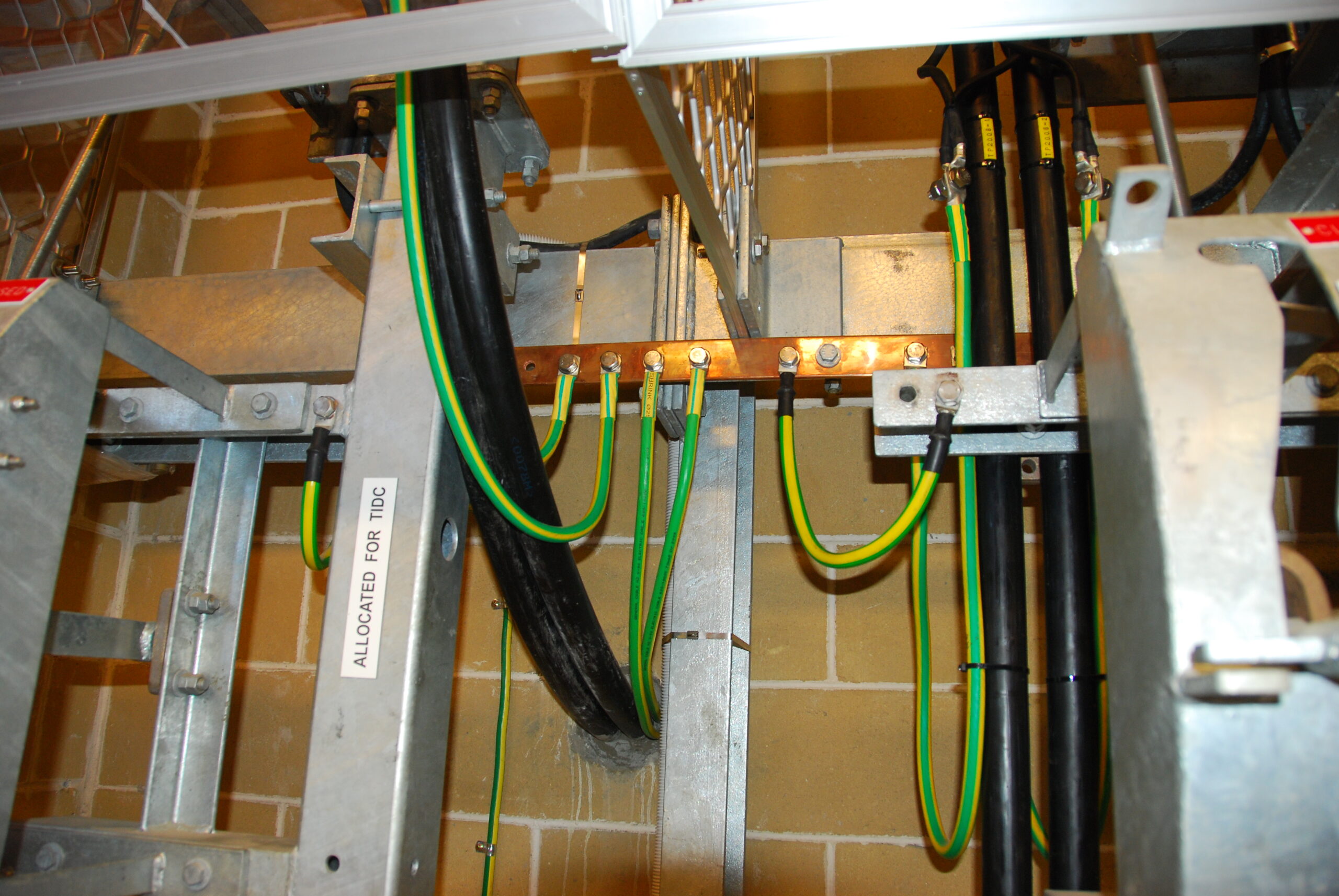 Negative Return Busbars - Australian Rail Technology